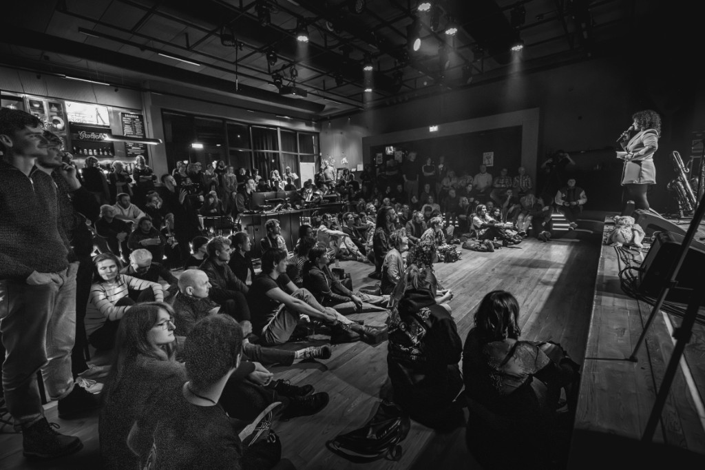 Poetry Jam transformeert poppodium tot poëziepodium - noord-holland ...