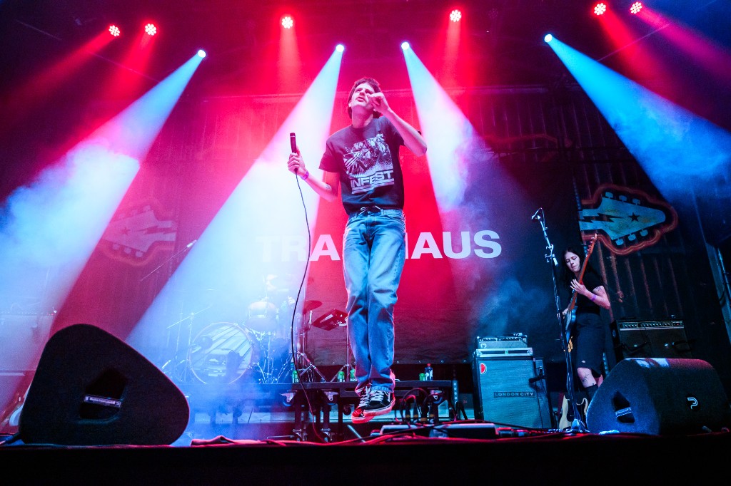 Paaspop 2025: Tramhaus doet postpunk precies zoals het hoort, zonder ...