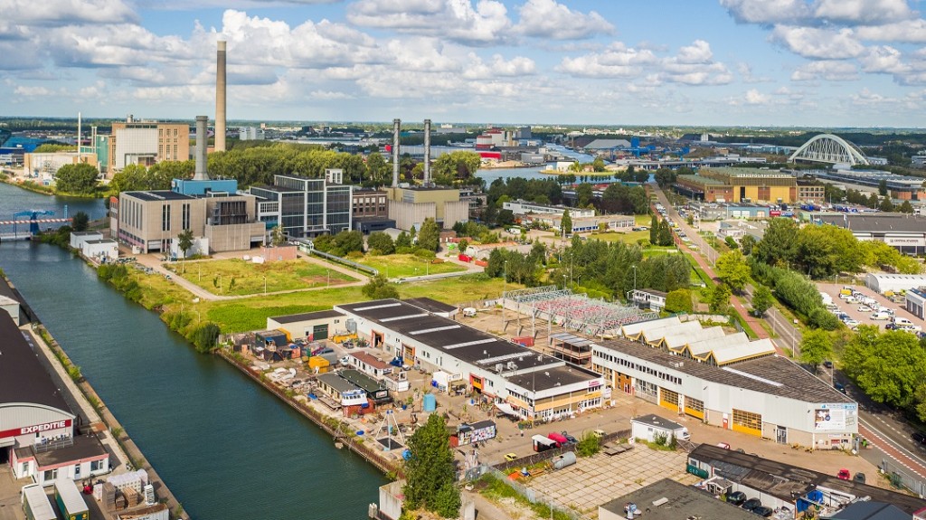 De Nijverheid bestaat vijf jaar en viert dat met 'De Verjaardag ...