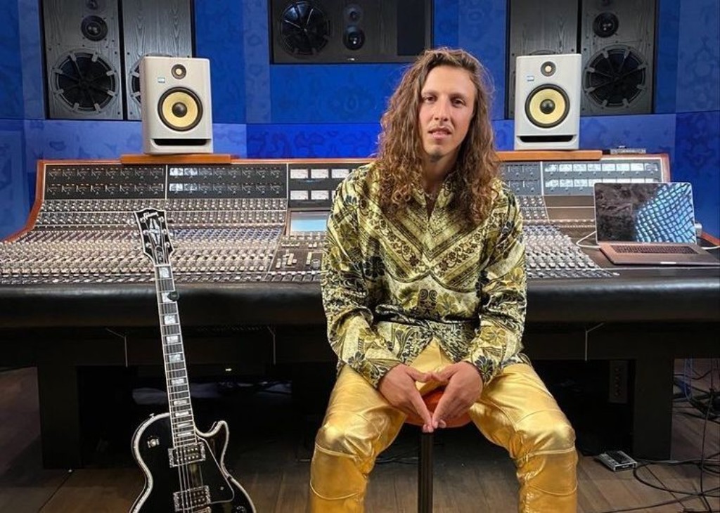 Nederlandse Ginton speelt giga-gitaarsolo op album Drake - 3voor12