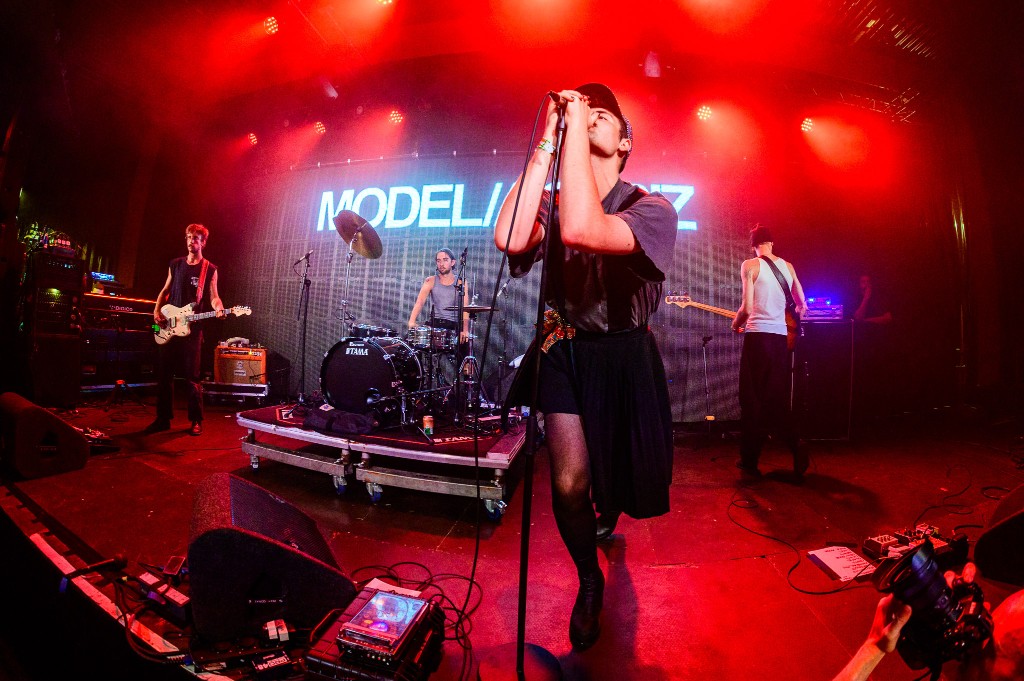 LL24: Model/Actriz schuurt aan alle kanten - 3voor12