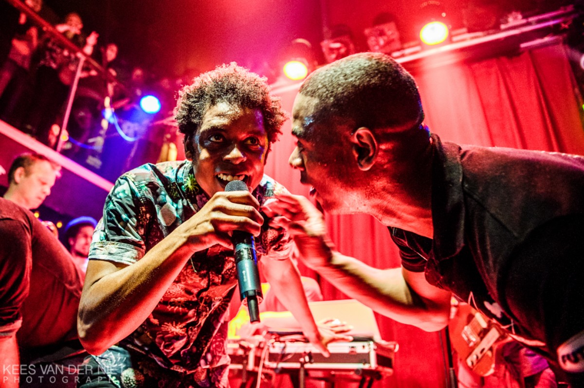 Rapper Typhoon heeft SuperMarkt-publiek in zijn zak - Den Haag - 3voor12