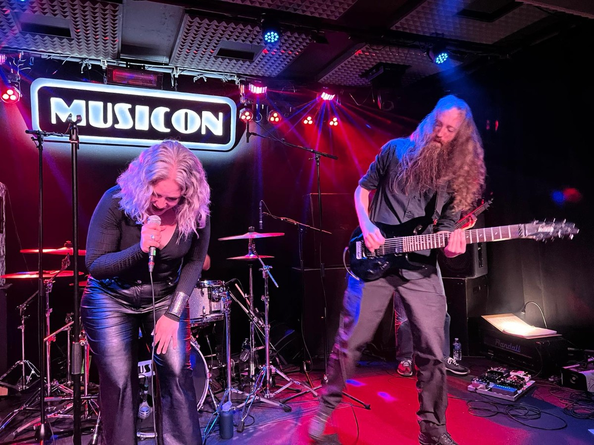 Diepe romantiek op een bedje van doom - Den Haag - 3voor12