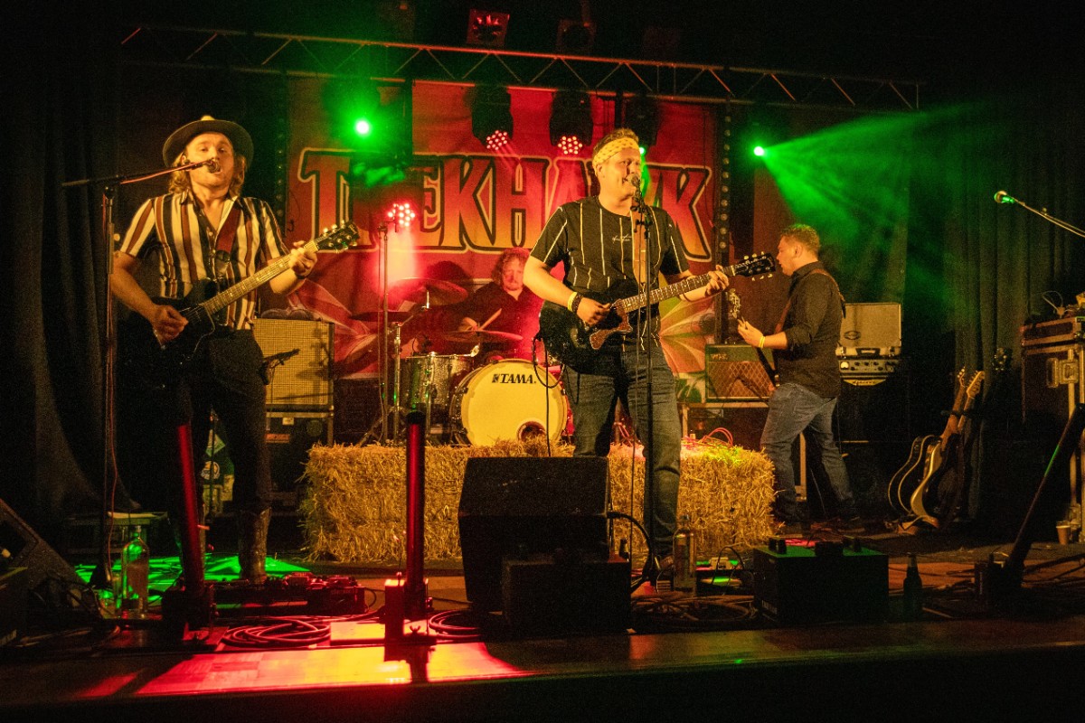 Trekhawk zet 't Schienvat op Erica op zijn kop - drenthe - 3voor12