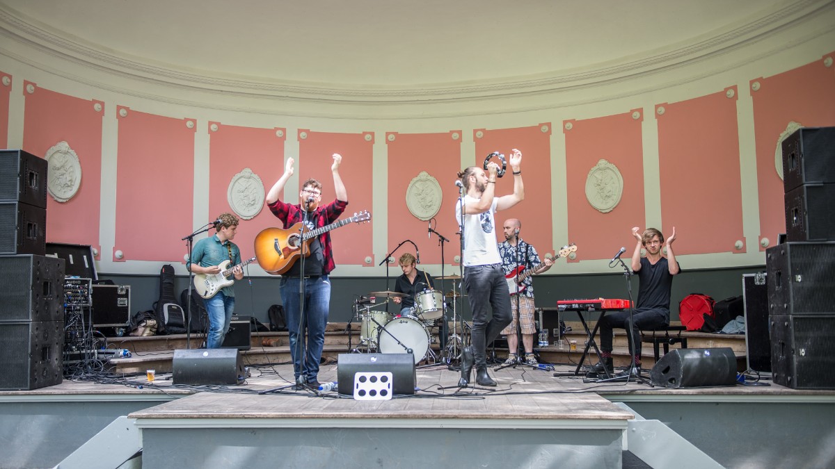 Prinsheerlijk vertoeven met zonnige klanken van Daniel Cane - friesland ...