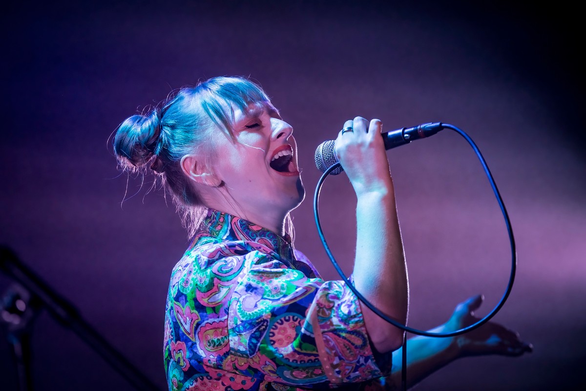 Frisse muziekduik in Hoofddorpse Cpunt tijdens Frisse Duyck - noord ...