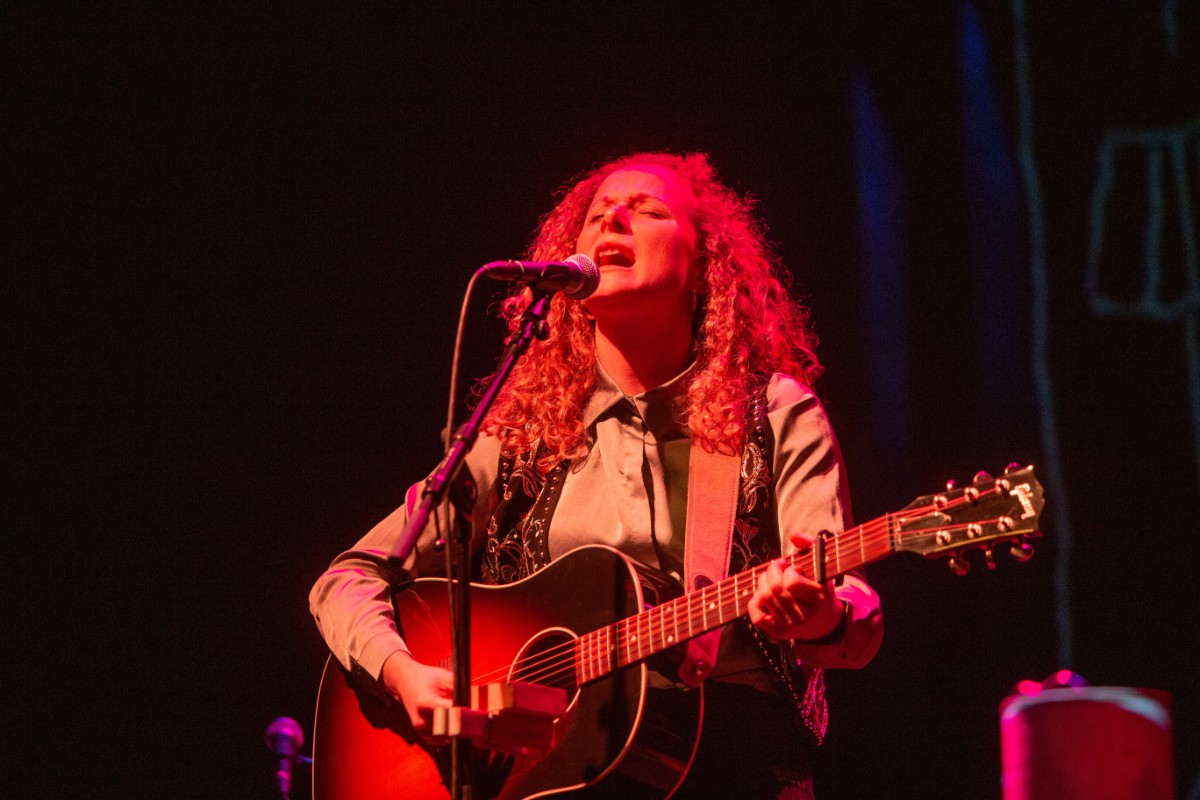 Fotoverslag: Warmbloedige Hilin’s Livingroom Session - noord-holland ...