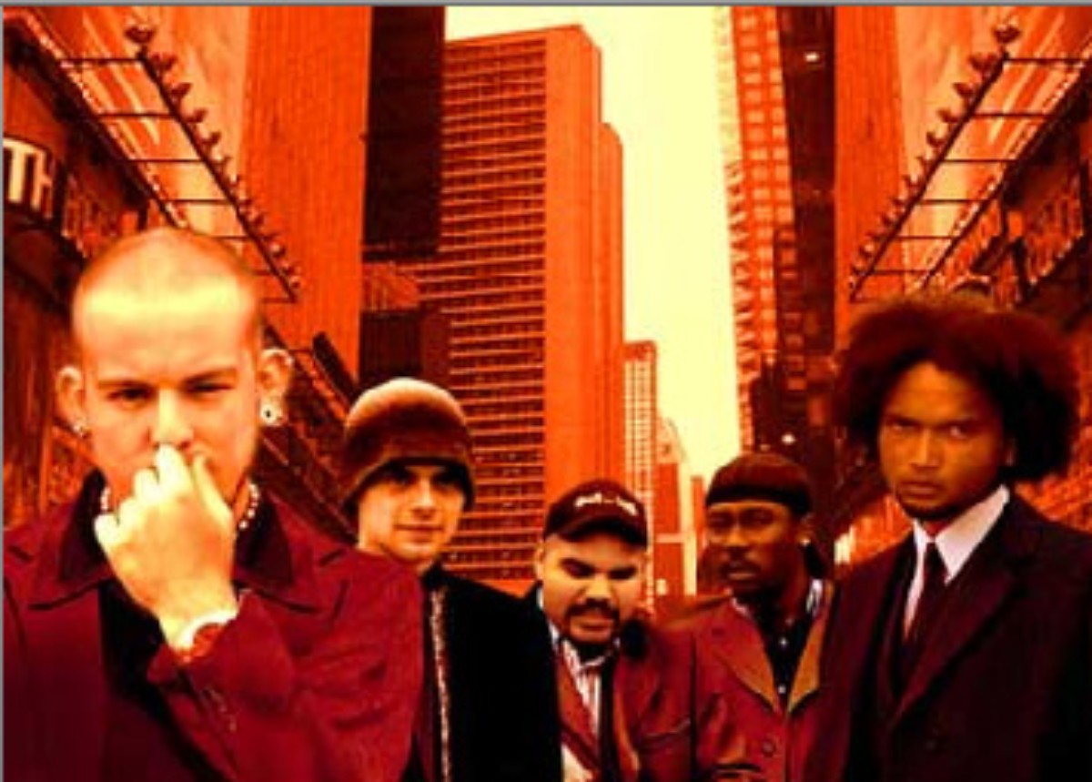 Intwine maakt single voor het goede doel - tilburg - 3voor12