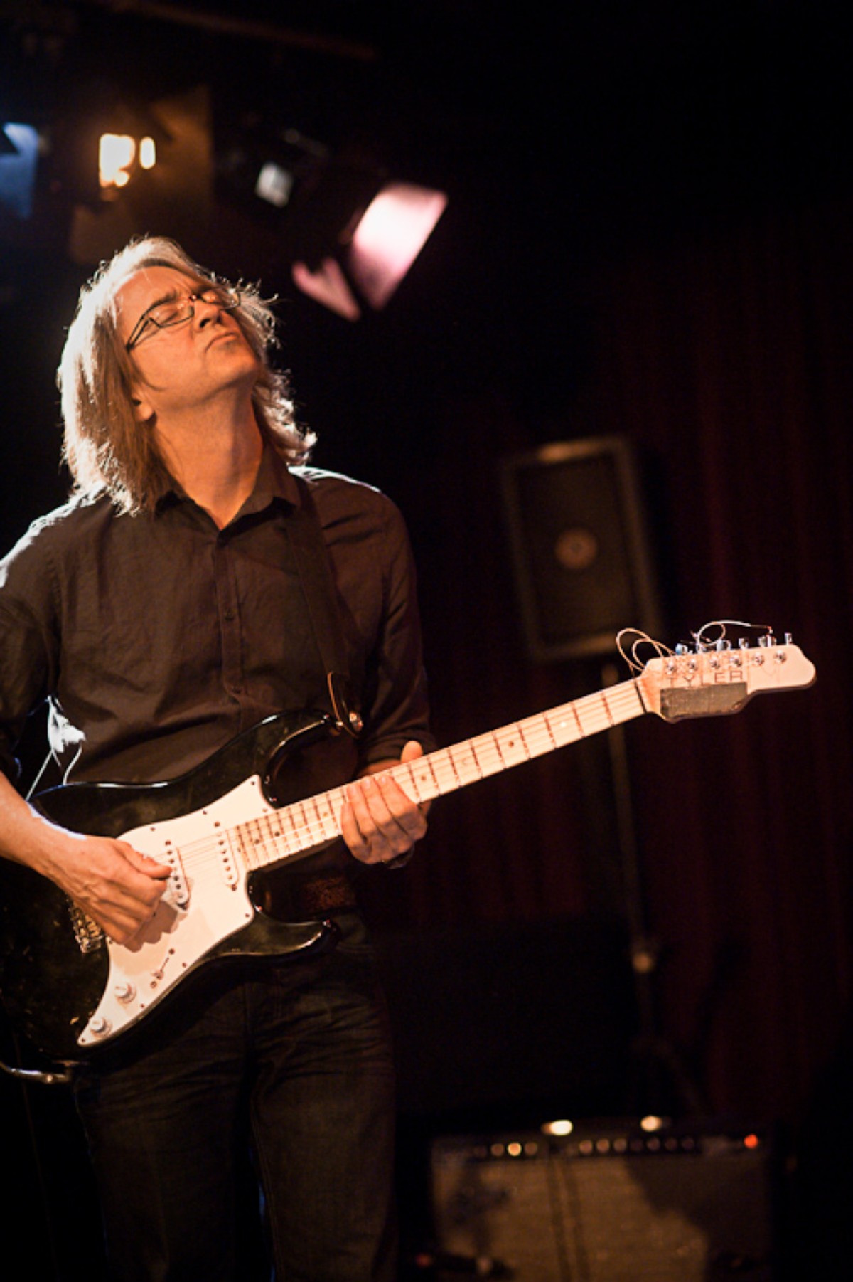 Wayne Krantz Trio trekt alle registers open in Paradox - tilburg - 3voor12