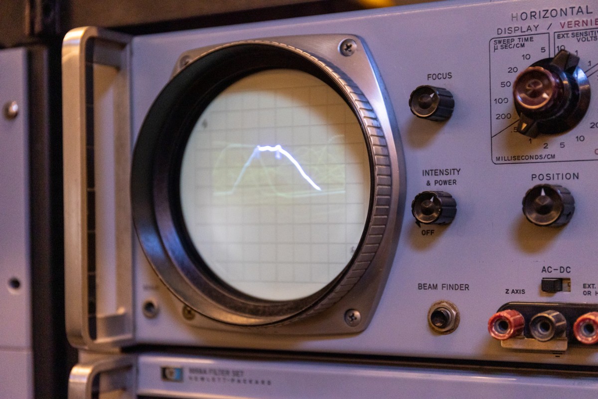 Autarkh experimenteert met analoge elektronica in Willem Twee Studios ...