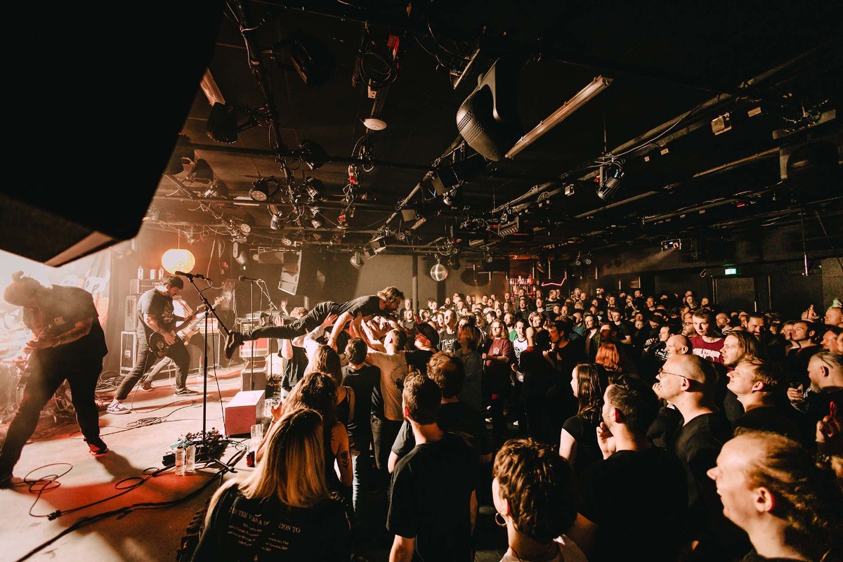 Tusky serveert van het punkmenu in EKKO - utrecht - 3voor12