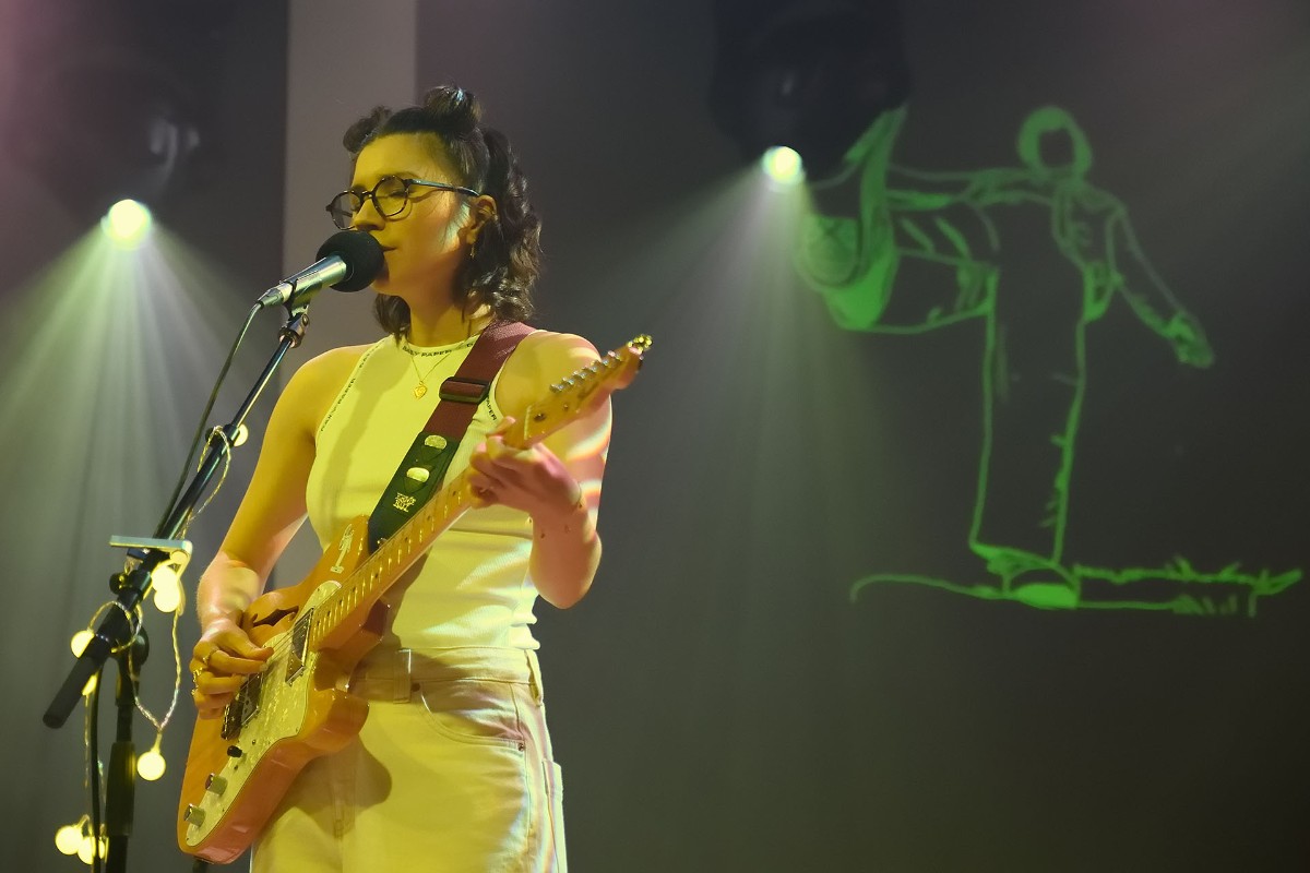 De slaapkamerpop van Laura Sjin overtuigt in Fluor - utrecht - 3voor12