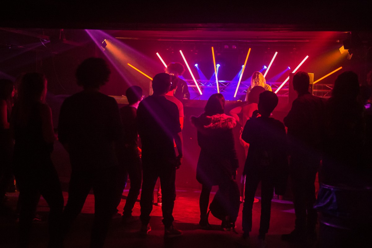 Perron is weer even open - rotterdam - 3voor12