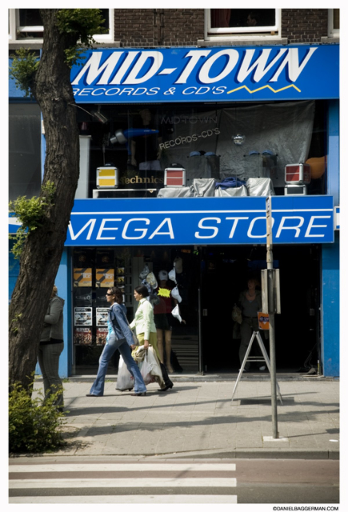 Mid-Town Records Rotterdam sluit de deuren - rotterdam - 3voor12