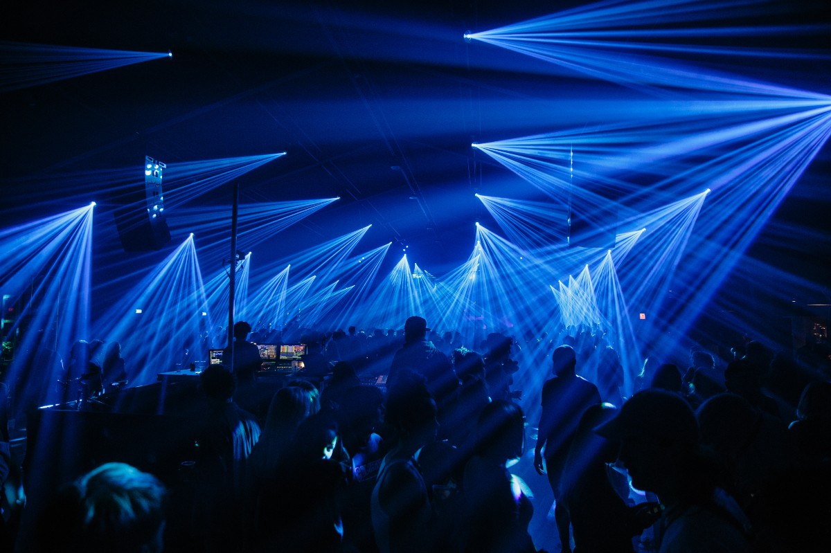 ADE22: Breakfast Club barst uit z’n voegen in Zaandam - 3voor12