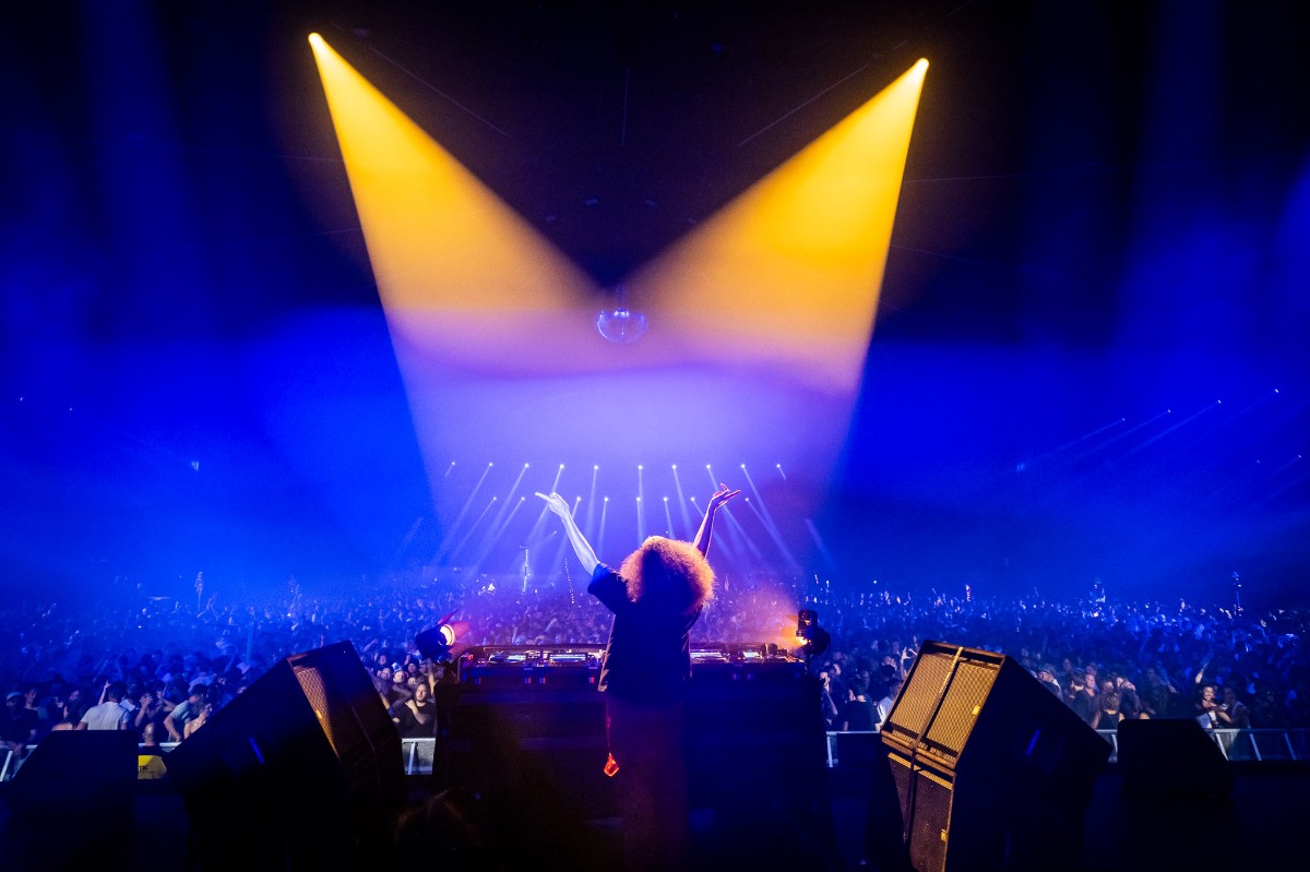 LL23: Vunzigheid in de hoekjes op de vrijdagnacht - 3voor12