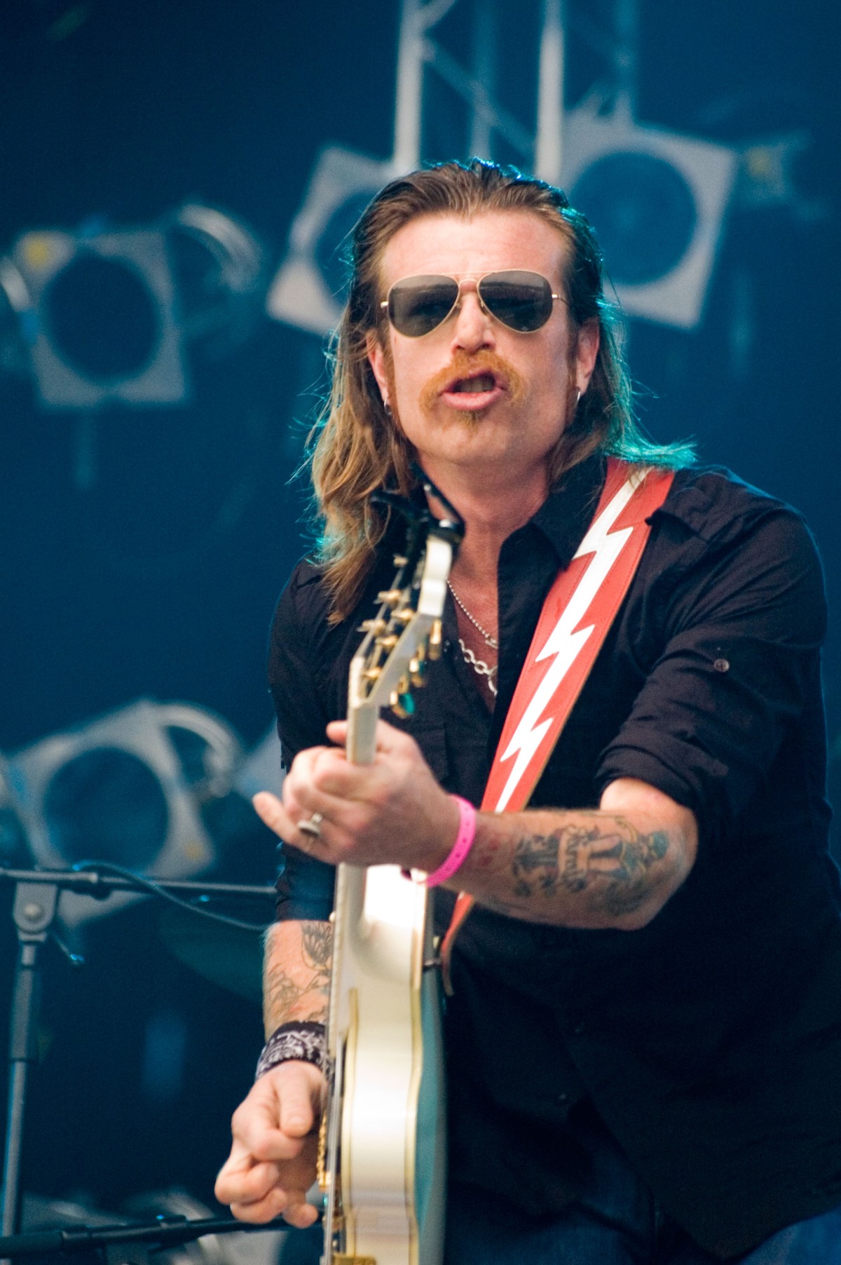 Jesse Hughes (Eagles of Death Metal) is de gelukkigste redneck ooit ...