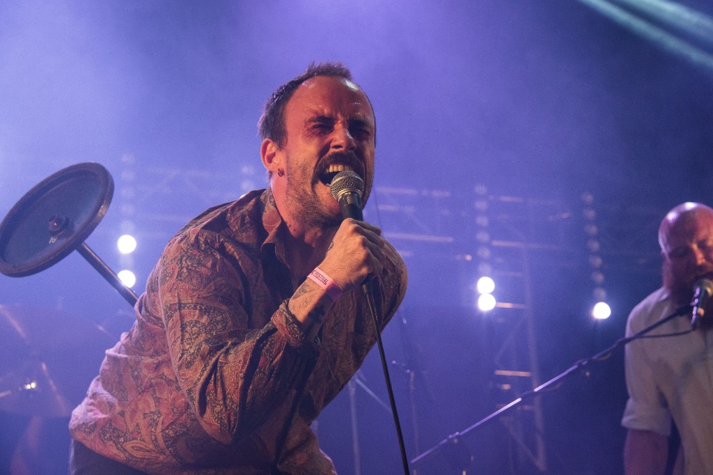 #4df17: IDLES laat de oorlogsmachine op volle toeren draaien - 3voor12