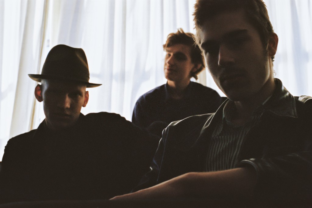 Luister de eerste hit van de Amsterdamse slackerrockband Teddy’s Hit ...