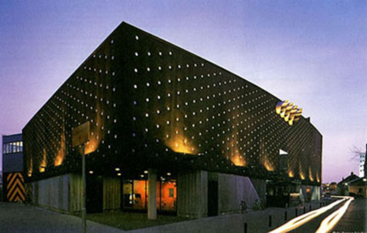 Bestuurlijke crisis bij poppodium 013 - 3voor12